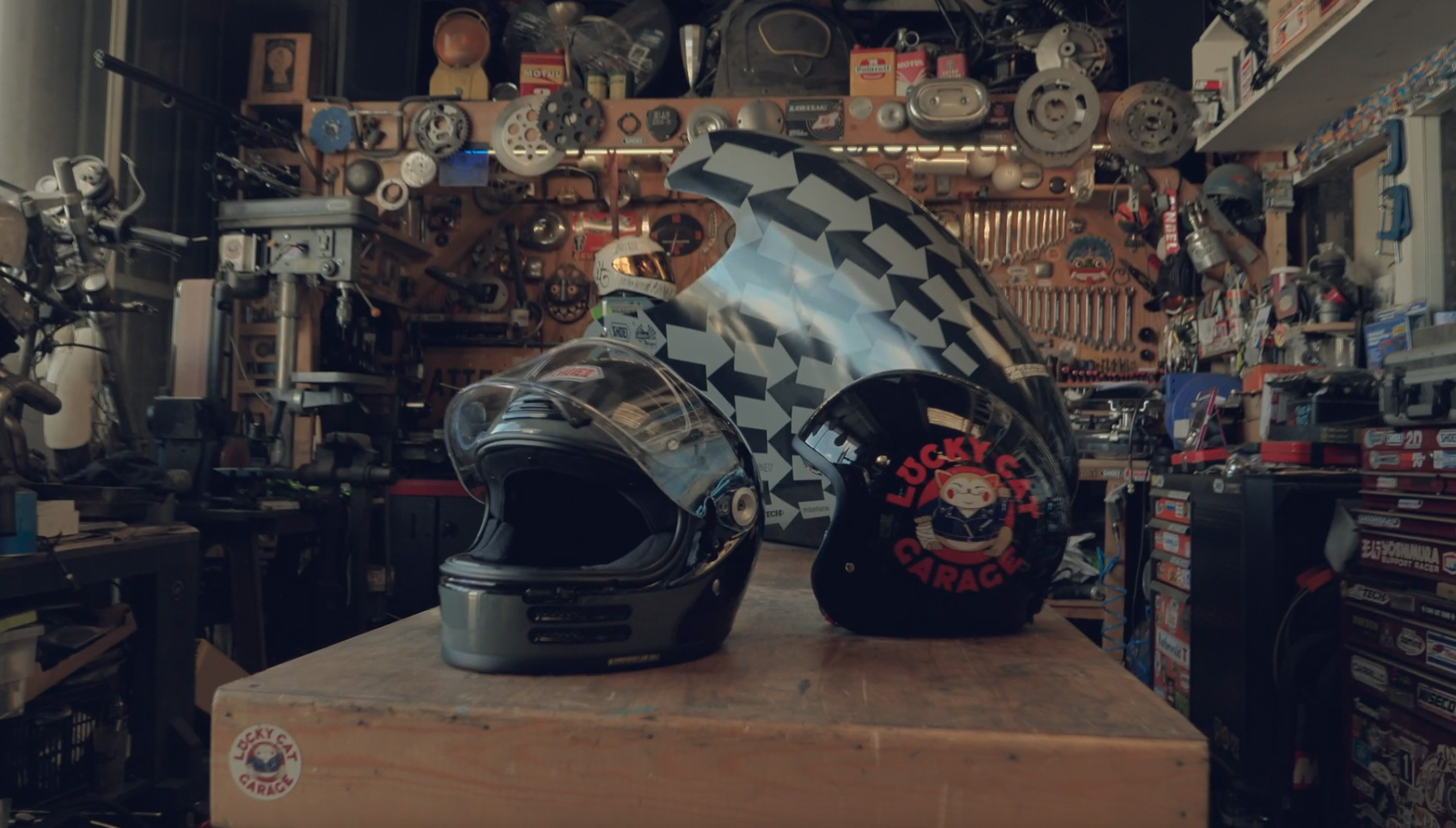 Shoei x Lucky Cat Garage - Shoei Italia